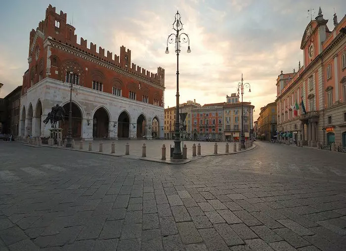 Seorang lelaki yang tidak dikenali memanggil polis Piacenza meminta wang tebusan untuk lukisan itu. Foto: allworldtowns.com