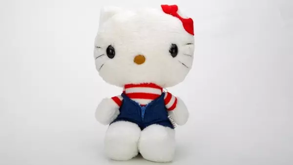 Ang plush toy na ito ang magiging pinakalumang bagay na makikita sa eksibisyon (1976). Larawan sa kagandahang-loob ni Sanrio.