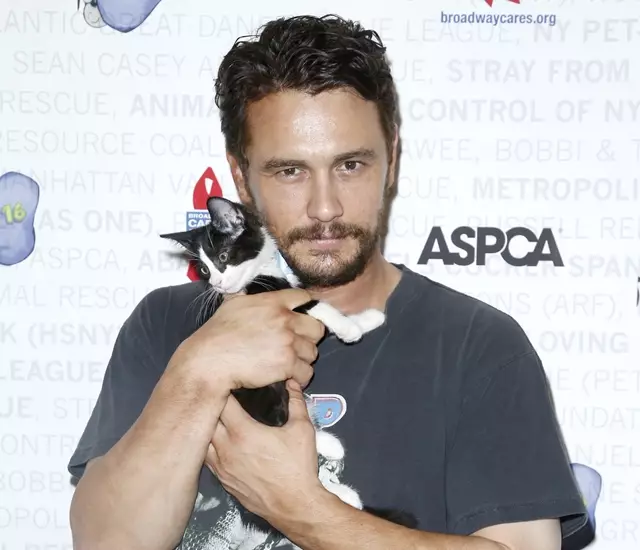 2014-agosto-12-james-franco-cat