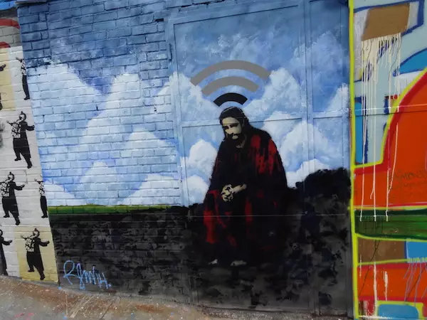 2014-3-Awwissu-jesus-wifi-mural