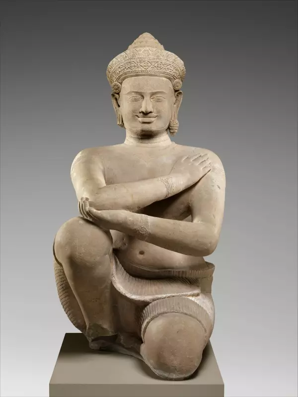 Metropolitan Museum of Art gennemgår 45 antikviteter, som cambodjanske embedsmænd mener er blevet stjålet fra landet