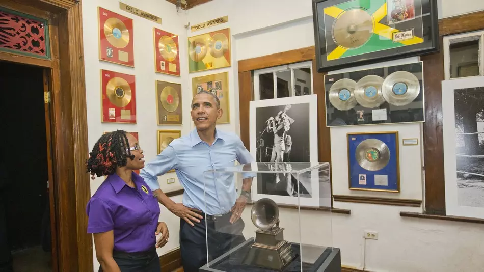 Obama ao amin'ny Bob Marley Museum 17366_1