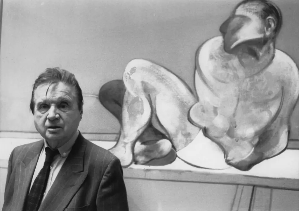 Listamaðurinn Francis Bacon í Tate Gallery í London. 21.05.1985. Ljósmynd. Mynd af Votava/Imagno/Getty Images.