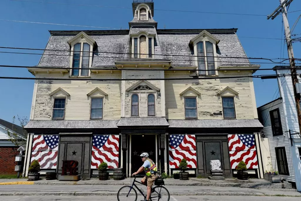 Rumah Vinalhaven Robert Indiana, Bintang Harapan. Mei, 2018. Foto kakitangan oleh Shawn Patrick Ouellette, Portland Press Herald melalui Getty Images.