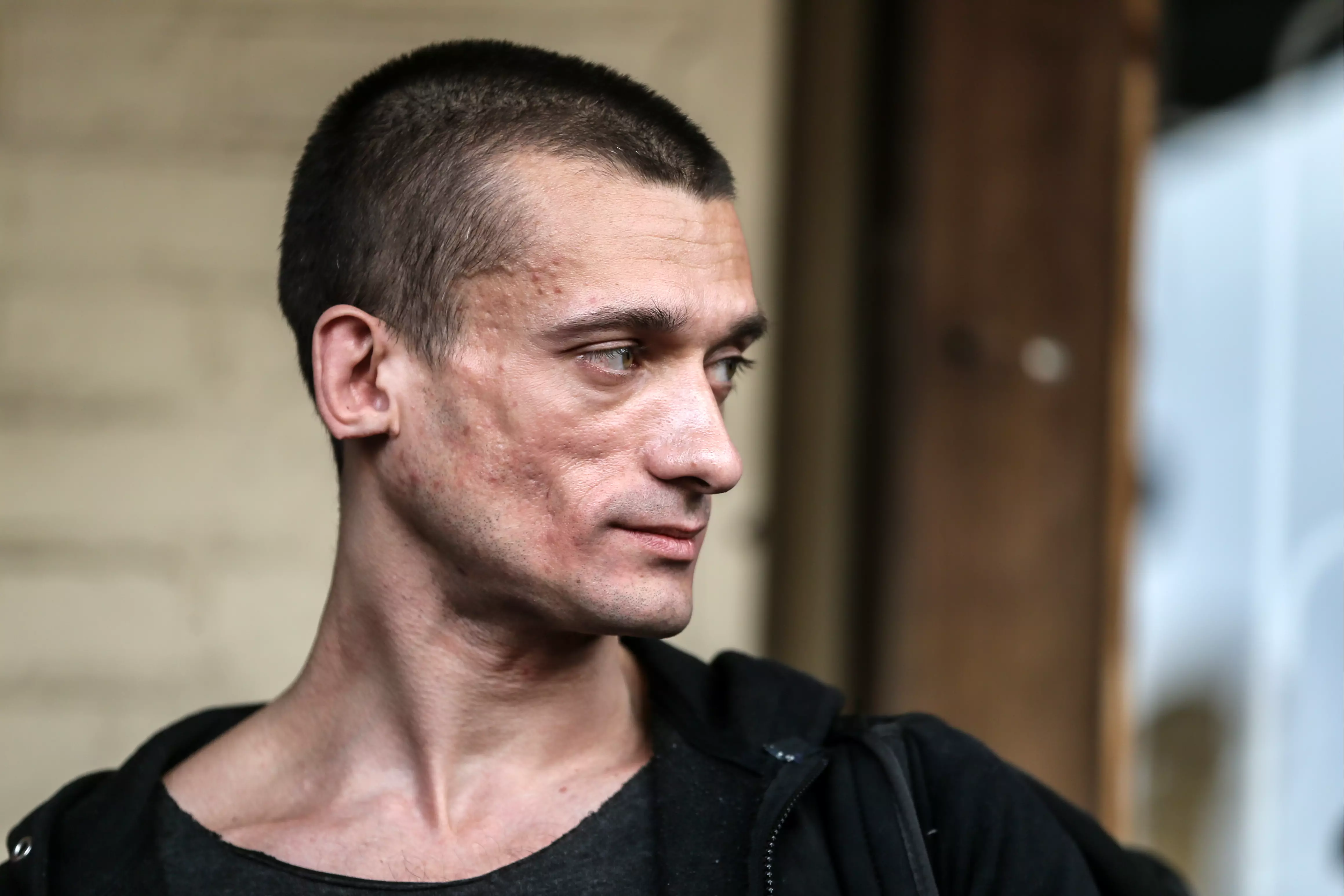 La France accuse l'artiste dissident Pyotr Pavlensky d'atteinte à la vie privée pour avoir divulgué la sex tape d'un politicien parisien