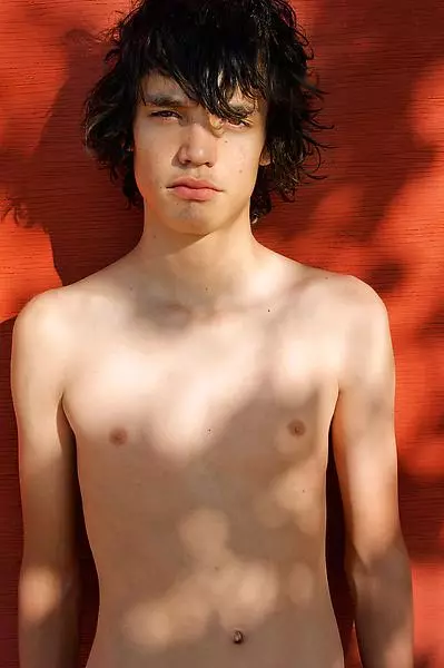 Larry Clark, Adam, Marfa, TX (2011), Arhiivi tindiprits Pildi suurus: 20 x 13 1/3 tolli, paberi suurus: 24 x 17 1/3 tolli