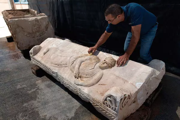 Des entrepreneurs endommagent un rare sarcophage en Israël 18692_1