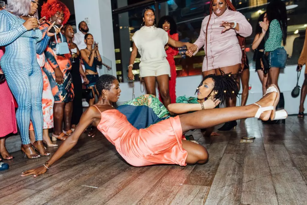 Flytjendur að dansa við kynningu á Black Trans Femmes í Listalistanum, 2021. Með leyfi Black Trans Femmes in the Arts. Mynd: Chester Canasa.