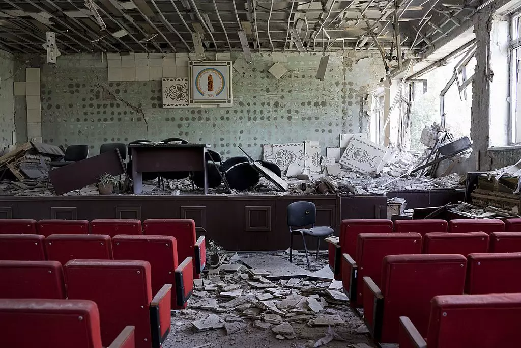 Muzeul din Donețk a fost distrus de bombardamentele de artilerie pe 21 august 2014 în Donețk, Ucraina. Foto: Pierre Crom/Getty Images.