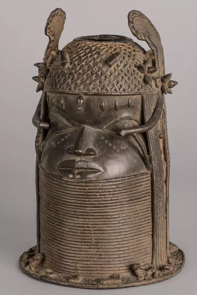 Bandhig-Diritaan oo 179 Walxood ah oo la bililiqaystay oo ka dhacay Hamburg ayaa calaamad u ah 'bilawga soo noqoshada' ee Benin Bronzes ee Jarmalka ee Nigeria 1889_1