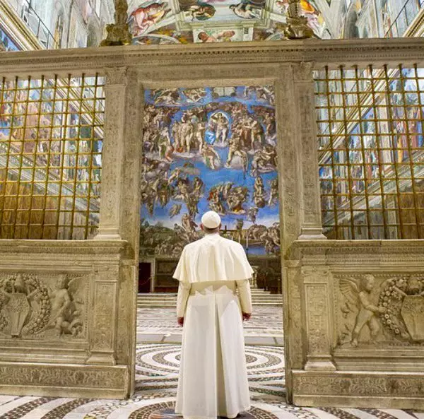 Papst Franziskus in der Sixtinischen Kapelle. Mit freundlicher Genehmigung von Papst Franziskus, via Instagram.