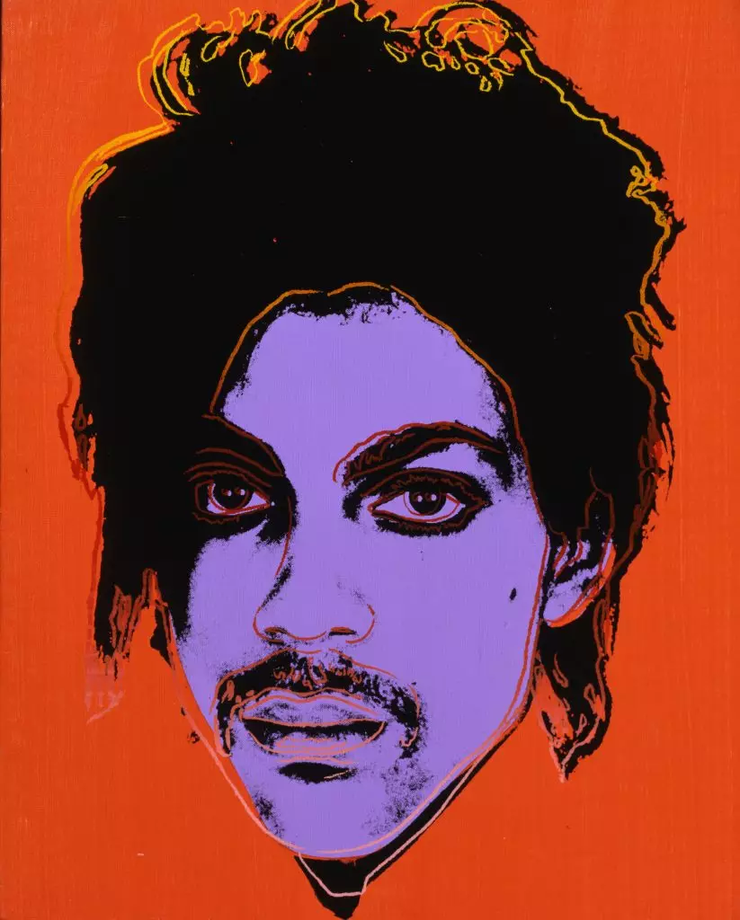 Andy Warhol, Prince (ca 1984). Umzobo wawusekelwe kwifoto yeLynn Goldsmith, kwaye iSekethe yesiBini yalawula ukuba yayingasetyenziswanga ngokufanelekileyo. I-Andy Warhol Foundation ye-Visual Arts, Inc./Artists Rights Society (ARS), eNew York.