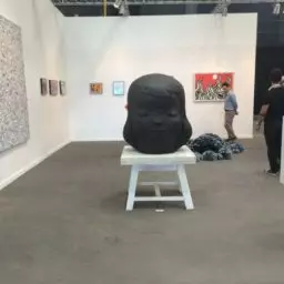 Skulptur av Yoshitomo Nara på Pace Gallery