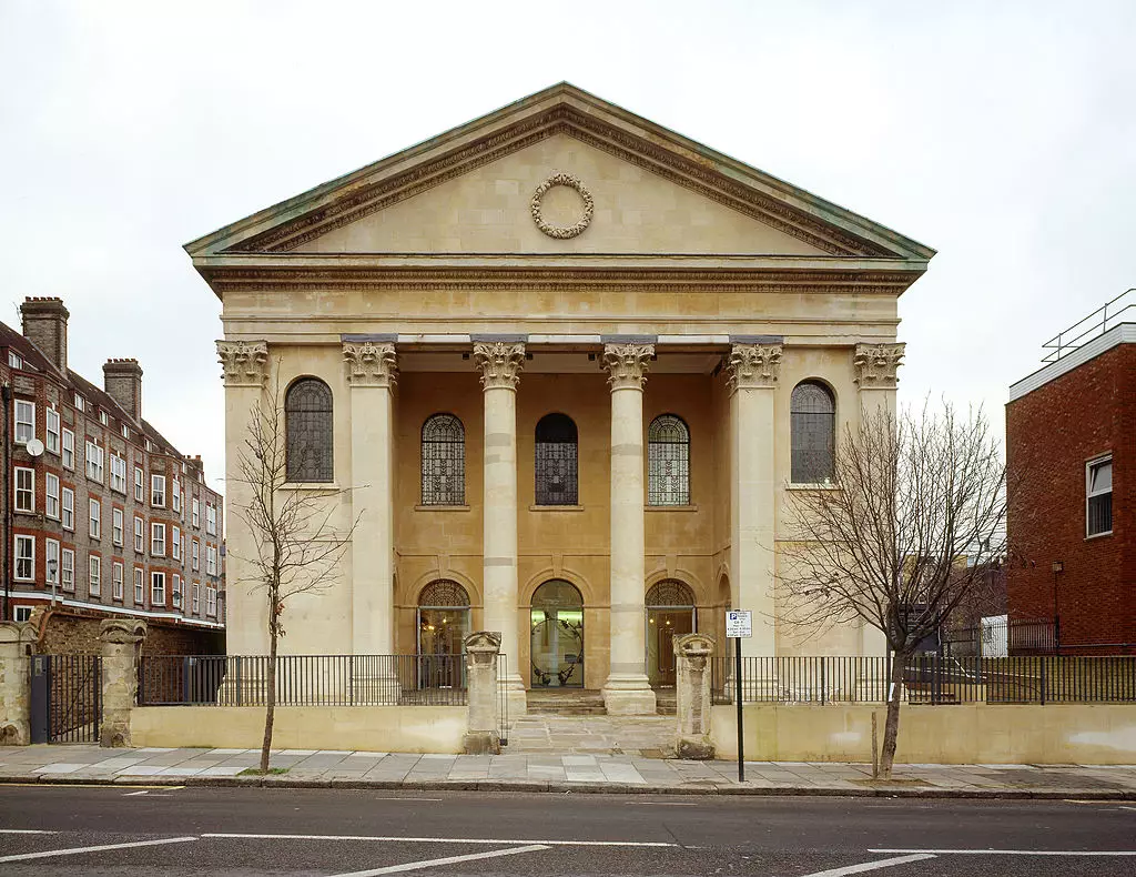 25 Seniman Telah 'Menghapus Penulisan' Karya Mereka di Koleksi Zabludowicz Karena Hubungannya dengan Militer Israel