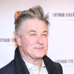 Alec Baldwin Membandingkan Mary Boone dengan Perampok Bank 19428_2