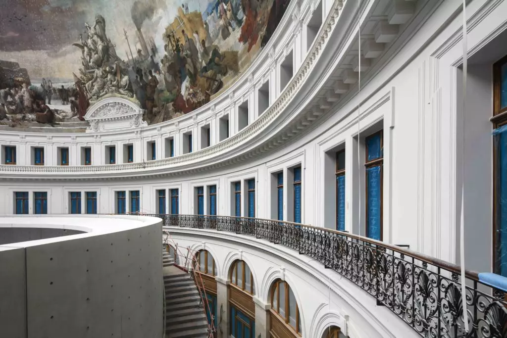 Bourse de Söwda - Pinault ýygyndysy. Surat © Patrik Tournebœuf / Pinault kolleksiýasy üçin tendensiýa, Pari Paris.