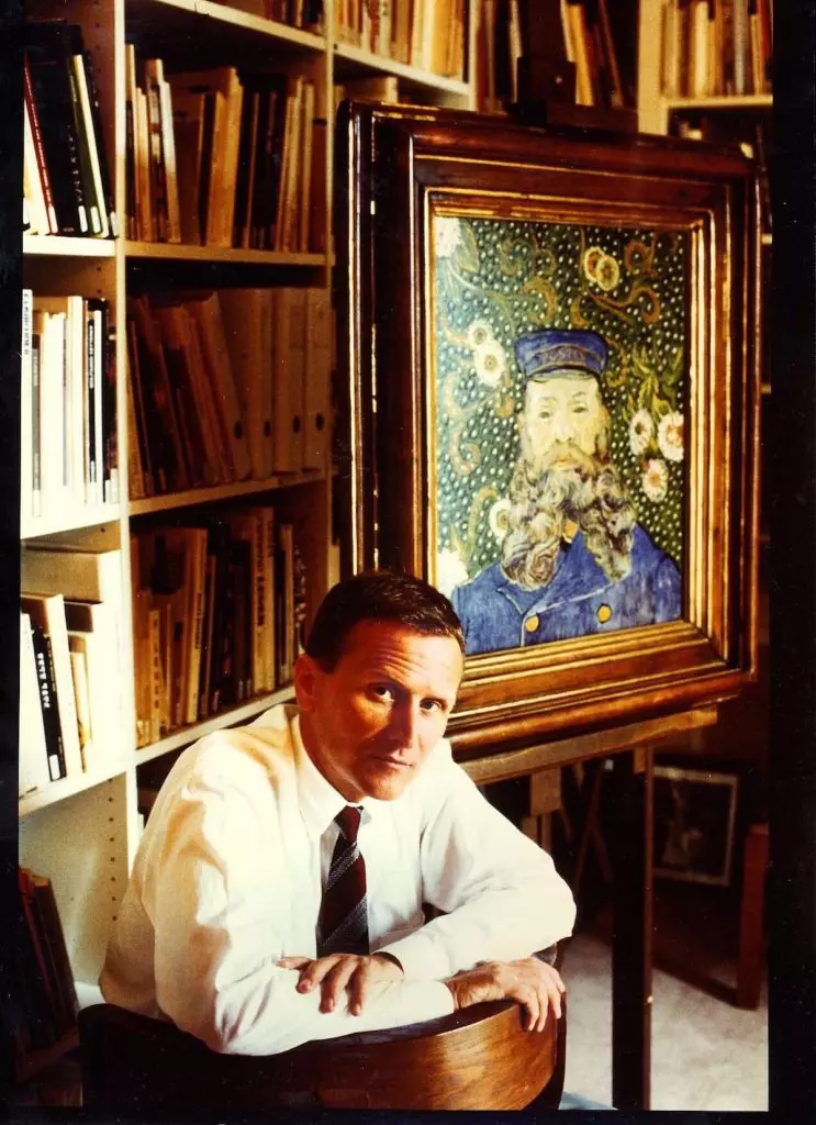 Thomas Ammann mit einem Van-Gogh-Gemälde. Bild mit freundlicher Genehmigung von Christie's.