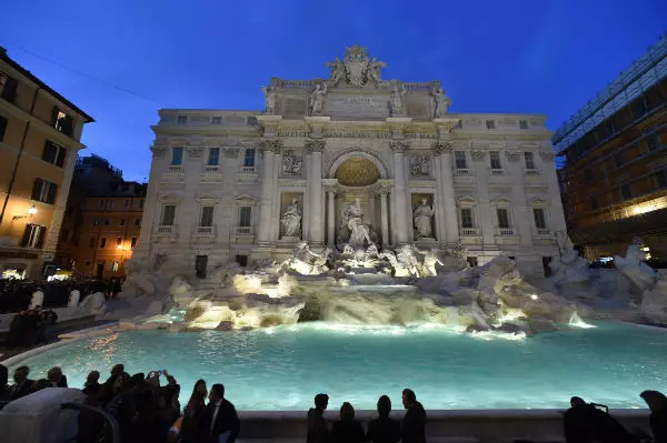 Air Pancut Trevi yang dipulihkan Foto: ALBERTO PIZZOLI / Kakitangan/ Getty Images