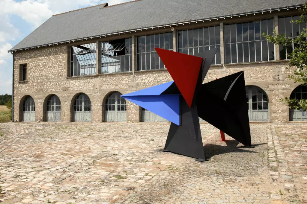 Ang Tahanan ni Calder sa Deep in the French Countryside ay Binubuksan ang mga Pintuan nito sa mga Susunod na Artist sa isang Starry List ng mga Residente 20294_1