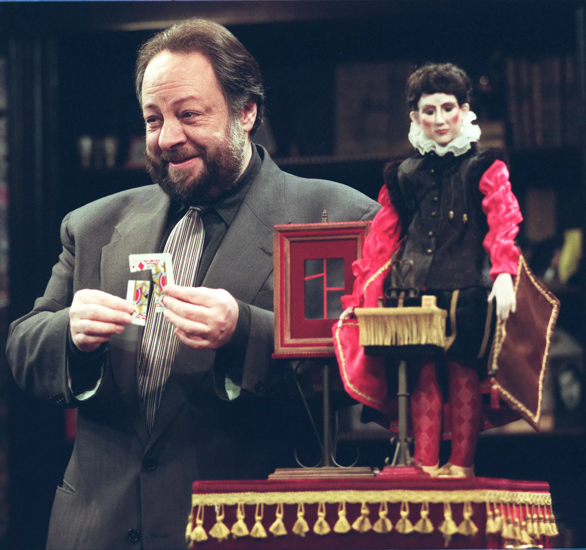 Presto Aldatu-O! Ricky Jay ilusionistaren ephemera zoragarrien bildumak 3,8 milioi dolar lortzen ditu magikoki Sotheby's-rentzat.