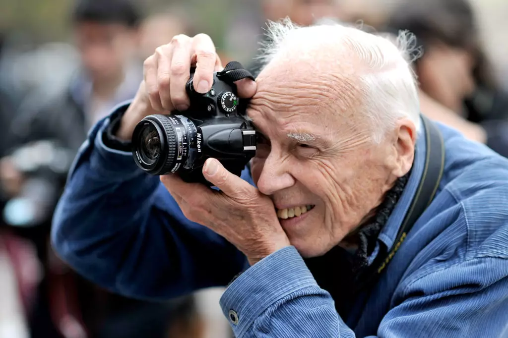 ຊ່າງພາບ Street-Fashion ທີ່ຮັກແພງ Bill Cunningham ກໍາລັງໄດ້ຮັບພິພິທະພັນແບບຫຍໍ້ໜ້າອາຊີບ. 20452_1