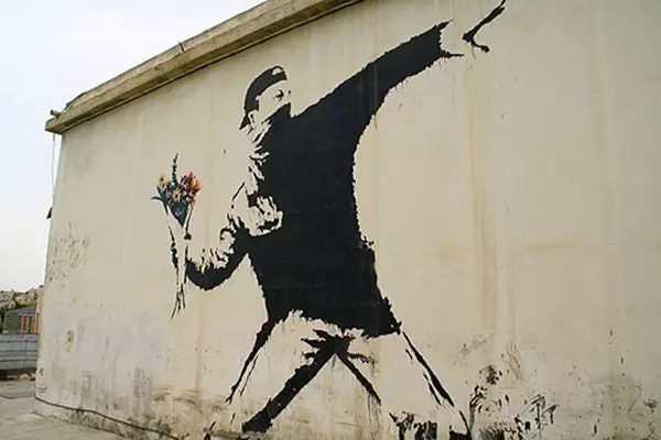 banksy-Gėlių-pochoras