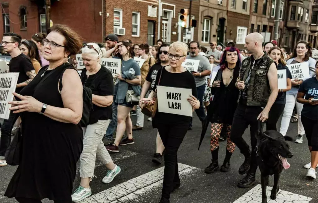 Un défilé en l'honneur des victimes de la grippe espagnole à Philadelphie, septembre 2019. © Blast Theory. Photo : Tivern Turnbull.