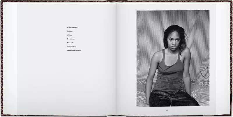 Розповсюдження з LaToya Ruby Frazier, The Notion of Family (2014). Зображення надано Aperture.