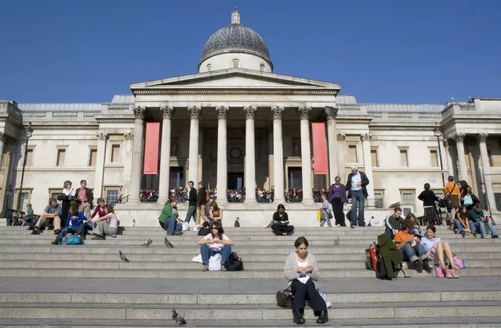 Hvorfor er deltakerraten nesedykking ved Londons kunstmuseer? Regissører søker febrilsk etter svar 20742_1