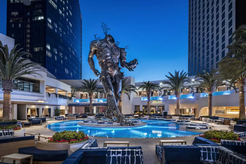 Ang 60-Foot-Tall na Demonyo ni Damien Hirst ay Haharap sa Pinakamahal, Art-Bedecked na Pagkukumpuni ng Hotel sa Kasaysayan ng Las Vegas 20907_1