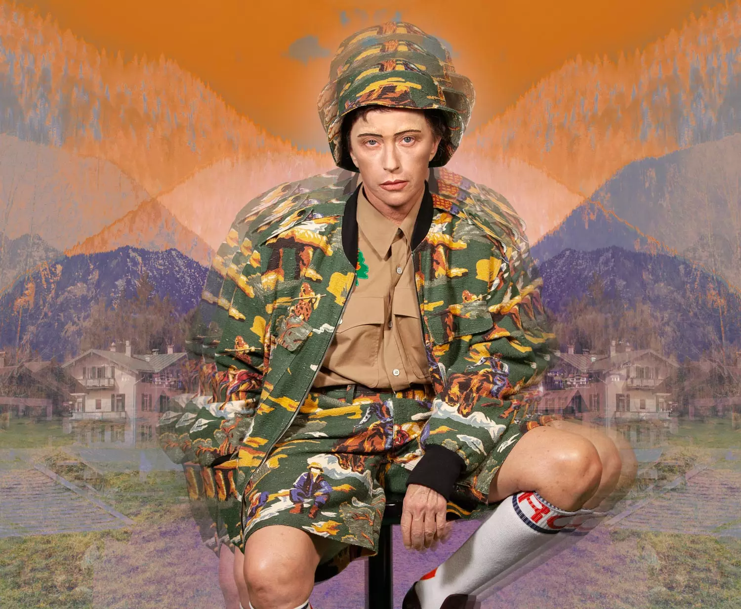 Cindy Sherman o Iphetotse Li-Clowns, Linaleli tsa Lifilimi, le Ladies ea Sechaba. Hona joale, o sebetsana le taba ea hae e thata ka ho fetisisa: Banna