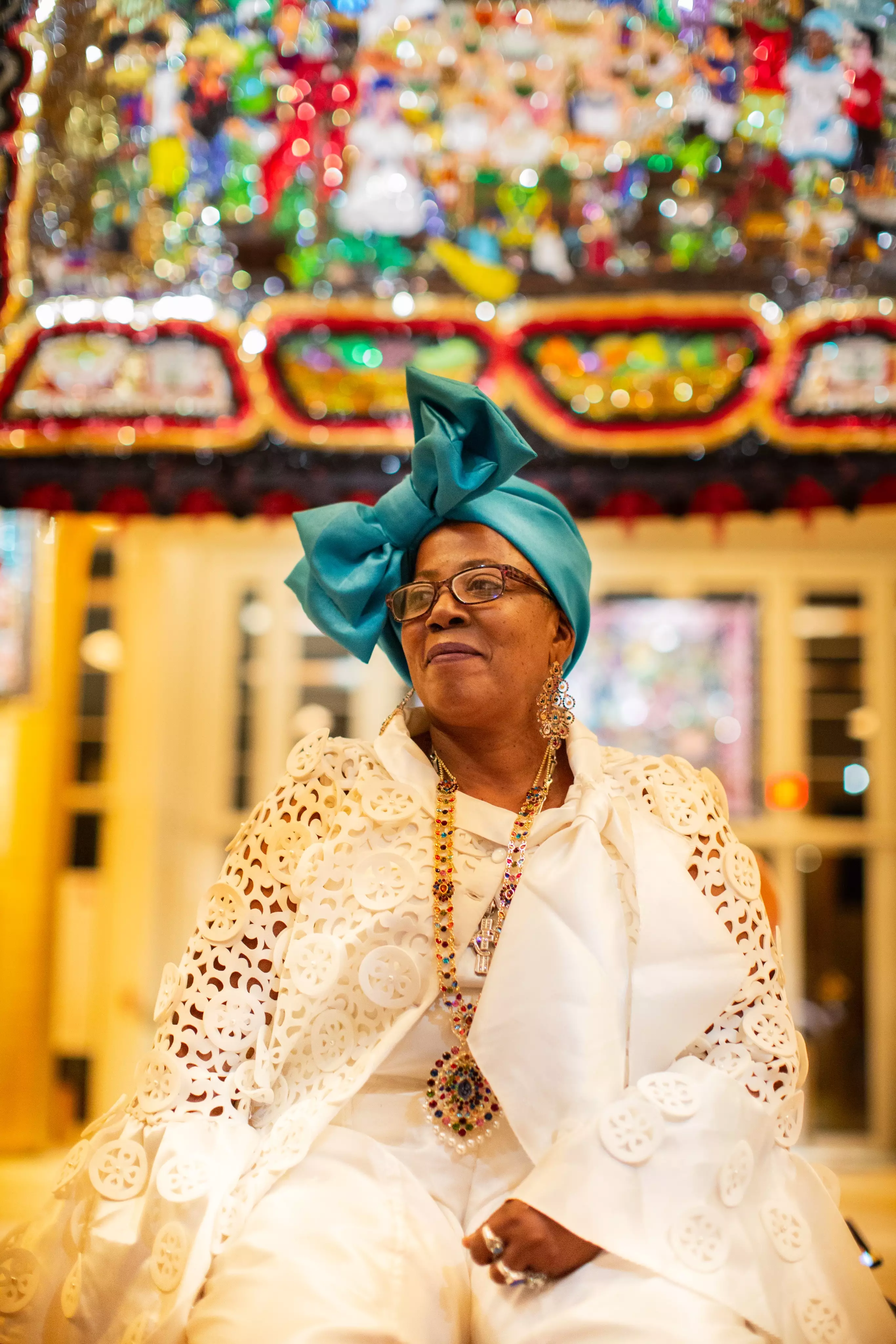 아이티 예술가의 반짝이는 Vodou 깃발이 마이애미의 Faena 축제에서 쇼를 훔칩니다.