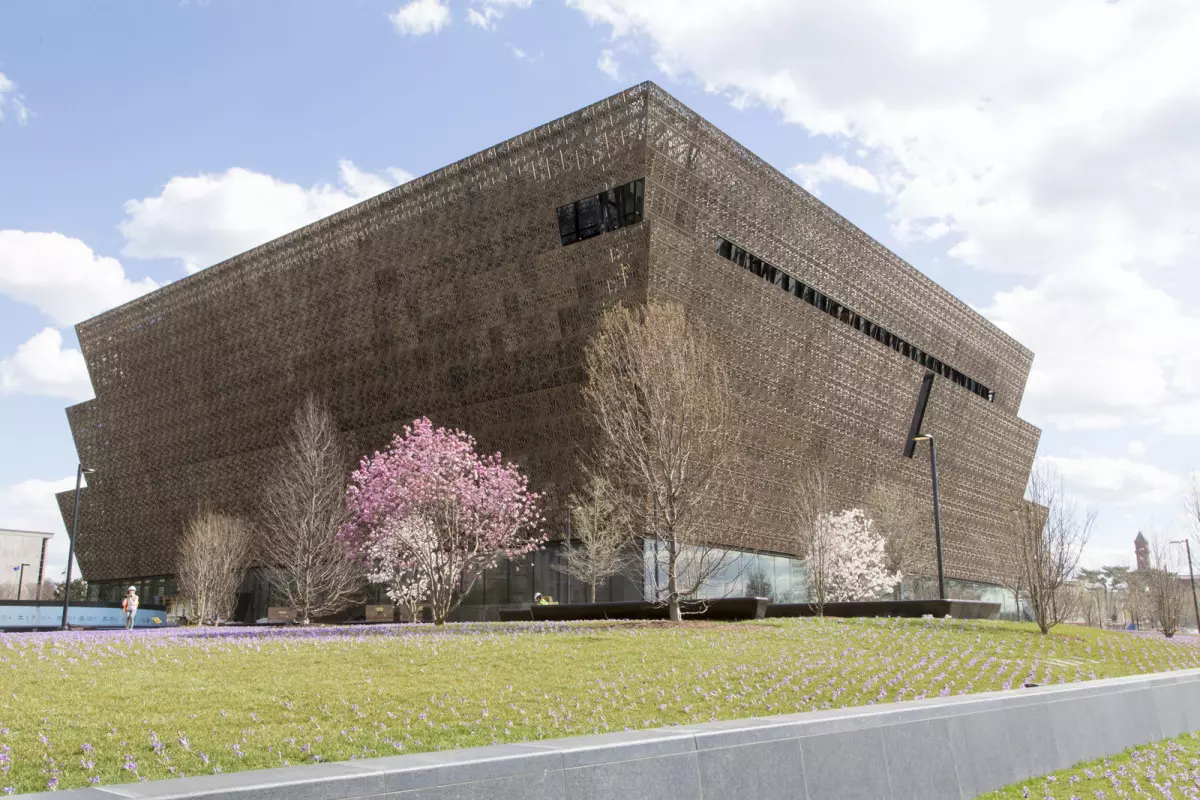 Museum Nasional Sejarah lan Budaya Afrika Amerika ing Washington, DC. Foto: Michael R. Barnes, saka Smithsonian Institution.