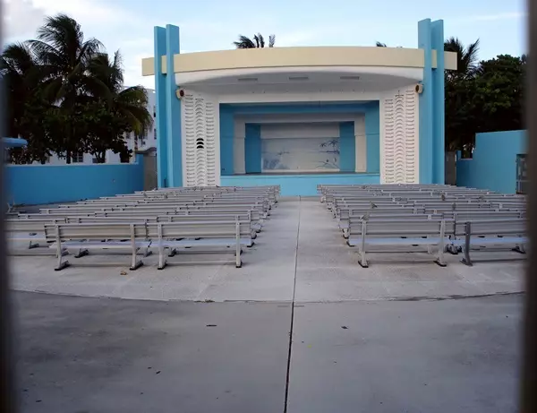 IAmphitheatre yaseNorth Shore eNorth Miami Beach. Umfanekiso: Ngoncedo lweSatellite-Show.com