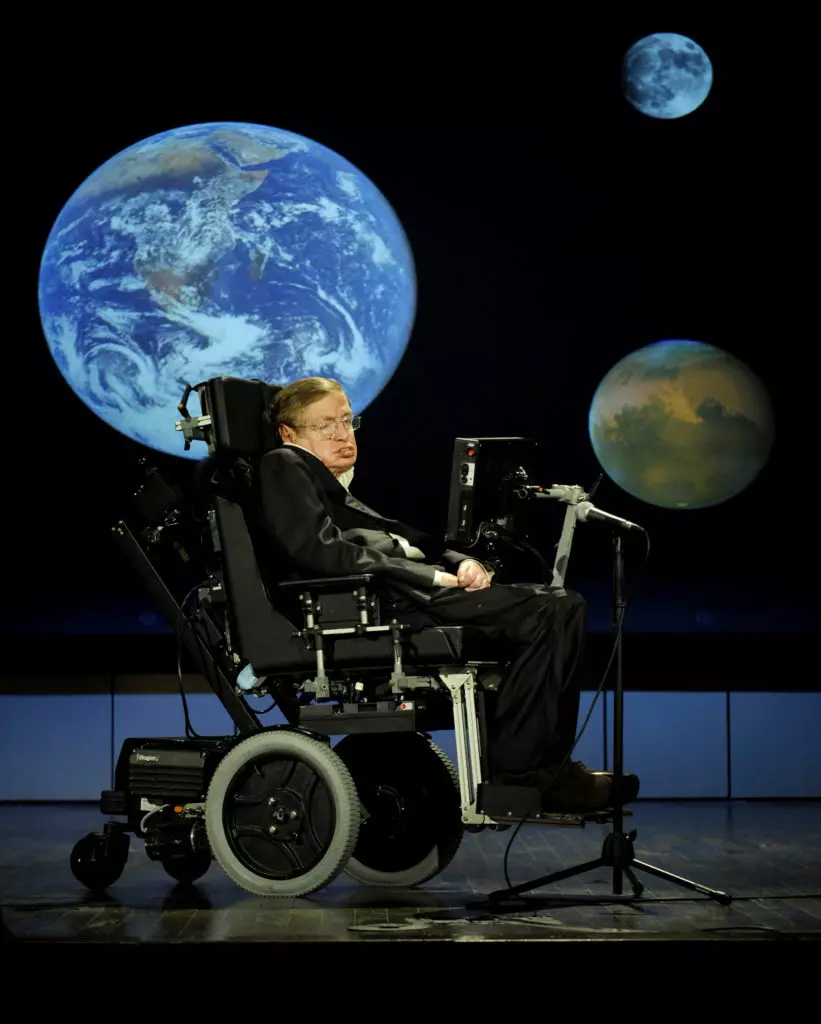 Kunsbedryfnuus: Stephen Hawking se rolstoel sal opgeveil word by Christie's + Ander stories 21075_1