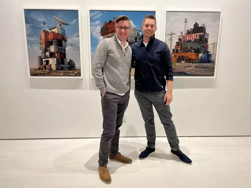 'Ik ben nog nooit naar een galerieopening geweest': NFT Star Beeple over het ruilen van pixels voor schilderijen in zijn allereerste galerieshow 2114_4