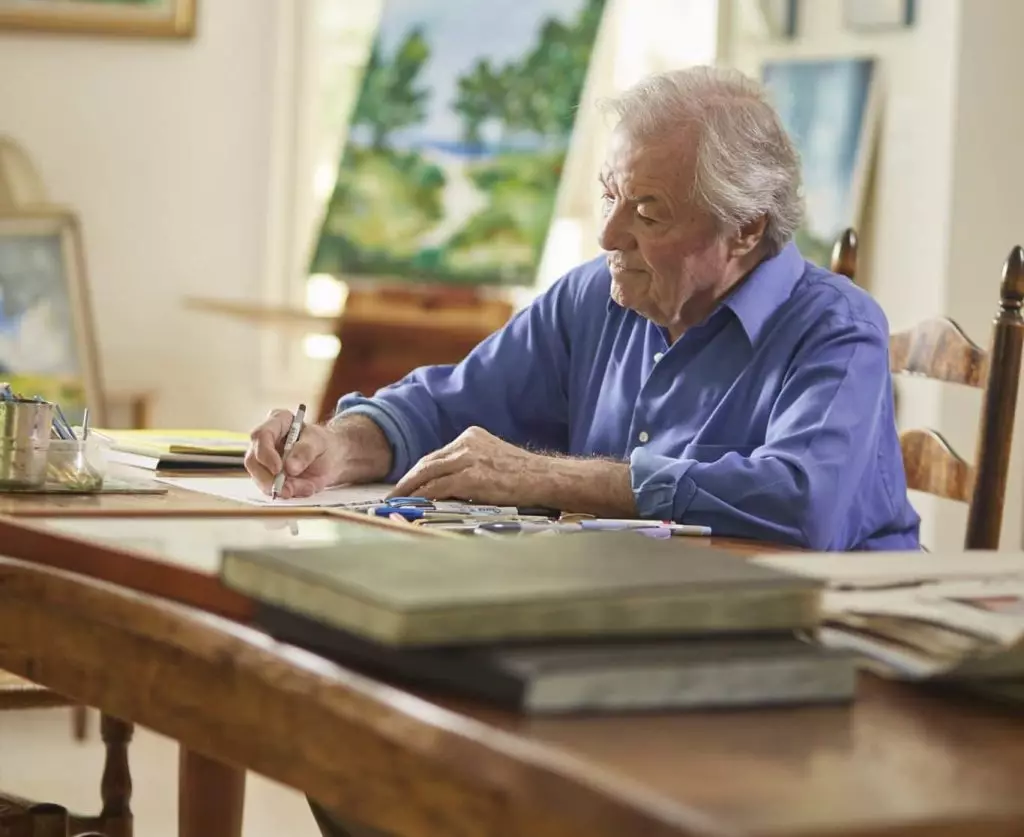 Jacques Pépin na studio ya. Foto nke Thomas Hopkins, site n'ikike nke Stamford Museum and Nature Center.