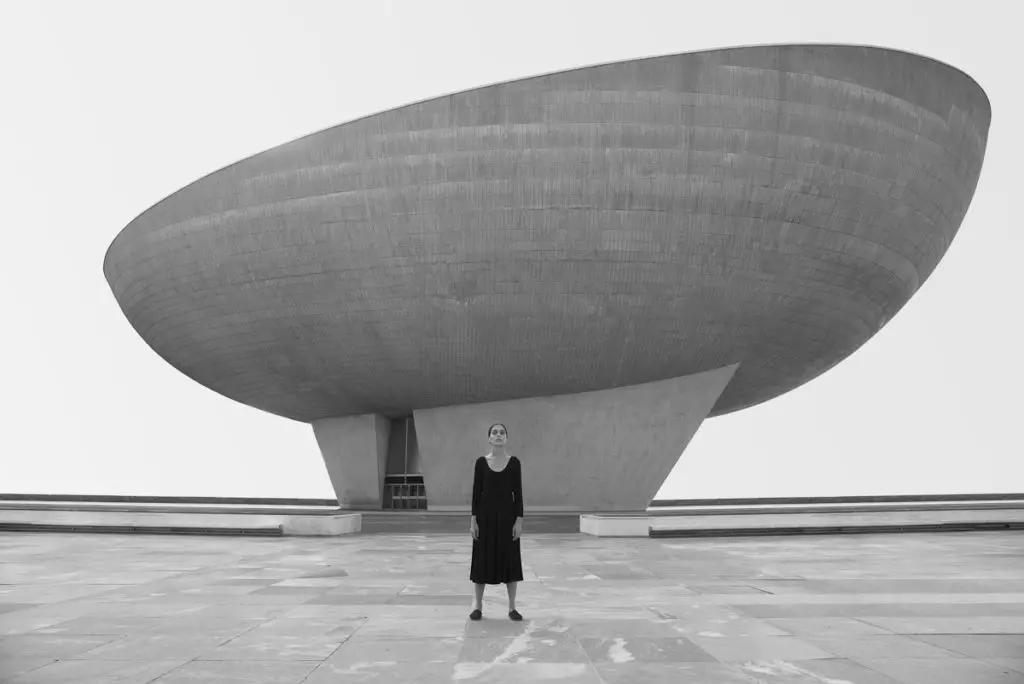 Shirin Neshat, Untitled, sitere na usoro