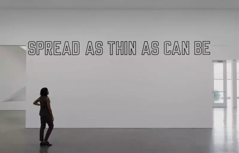 Lawrence Weiner, onye ọsụ ụzọ na-eche echiche nke ji asụsụ chọpụta ihe omimi na Prosaic, anwụọla na 79. 2147_3