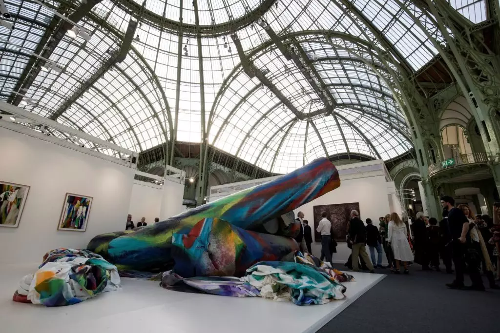 Pariisin kansainväliset nykytaiteen messut (Foire Internationale d'Art Contemporain - FIAC) Grand Palais'ssa Pariisissa. Kuva Thomas Samson/AFP/Getty Images.