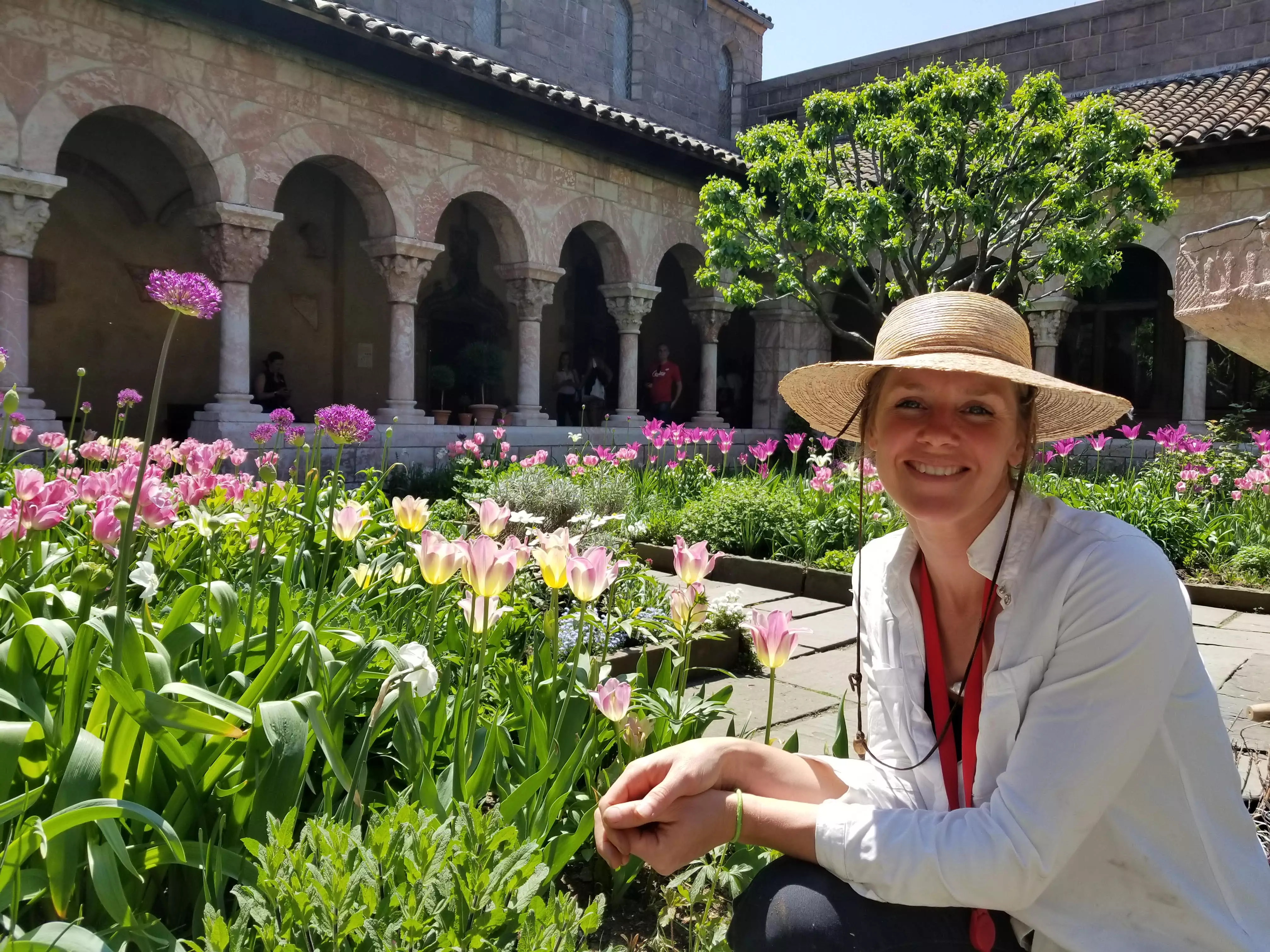 'Ubwiza Bwukuri Muburyohe': Umutwe wa Cloisters 'Horticulturist aratubwira icyo bisaba kugirango Ubusitani bwa Medieval butangwe