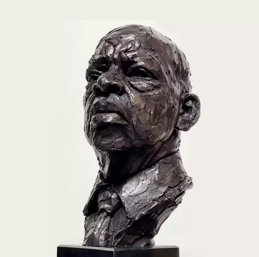 Basil Watson, „Portrait Bust of Congressman John Lewis“ (2020). Með leyfi Basil Watson