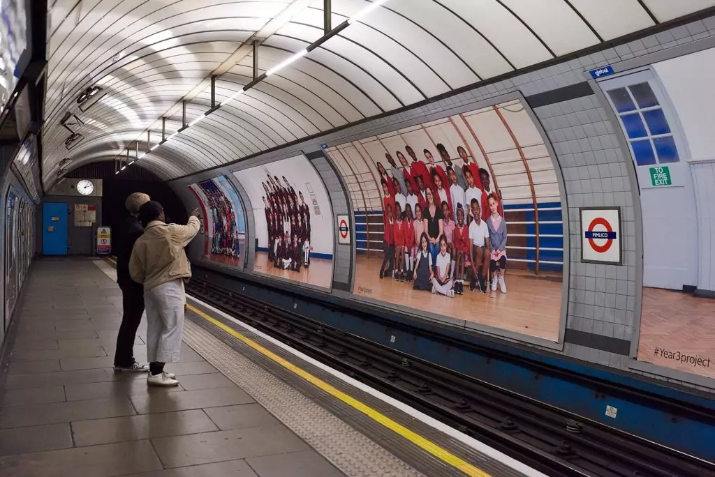 Billboard Steve McQueen Taun 3 di Pimlico Tube Station, London Borough of Westminster. Poto Theo Christelis.