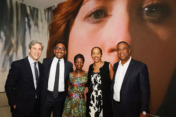 Michael Govan, LACMA; Eduardo Soriano Huet, Thelma Golden, Studio Museum, Naima Keith, California African American Museum e George Davis, California African American Museum pongono durante il