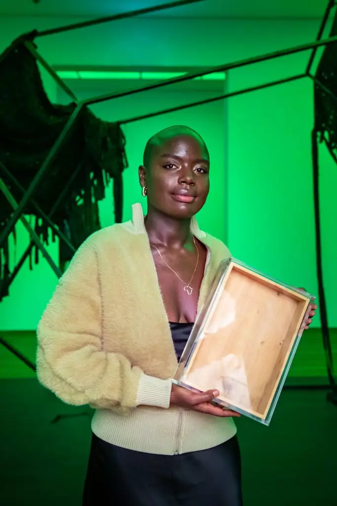 Sandra Mujinga erhält den Nationalgaleriepreis 2021 (c) Nationalgalerie - Staatliche Museen zu Berlin / Benjamin Pritzkuleit