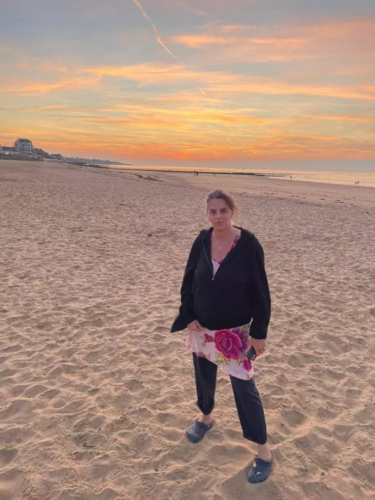 Tracey Emin på Margate-stranden, september 2021.