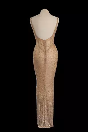 O le Aso Fanau Fiafia o Marilyn Monroe Mr. President Dress ata iinei. Ata Fa'aaloaloga: Julien's Auctions.