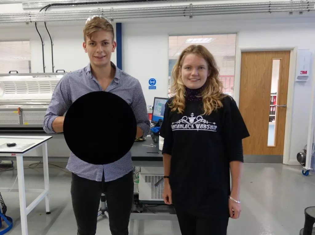 Vantablack. Surrey NanoSystems компаниясынын жардамы менен.