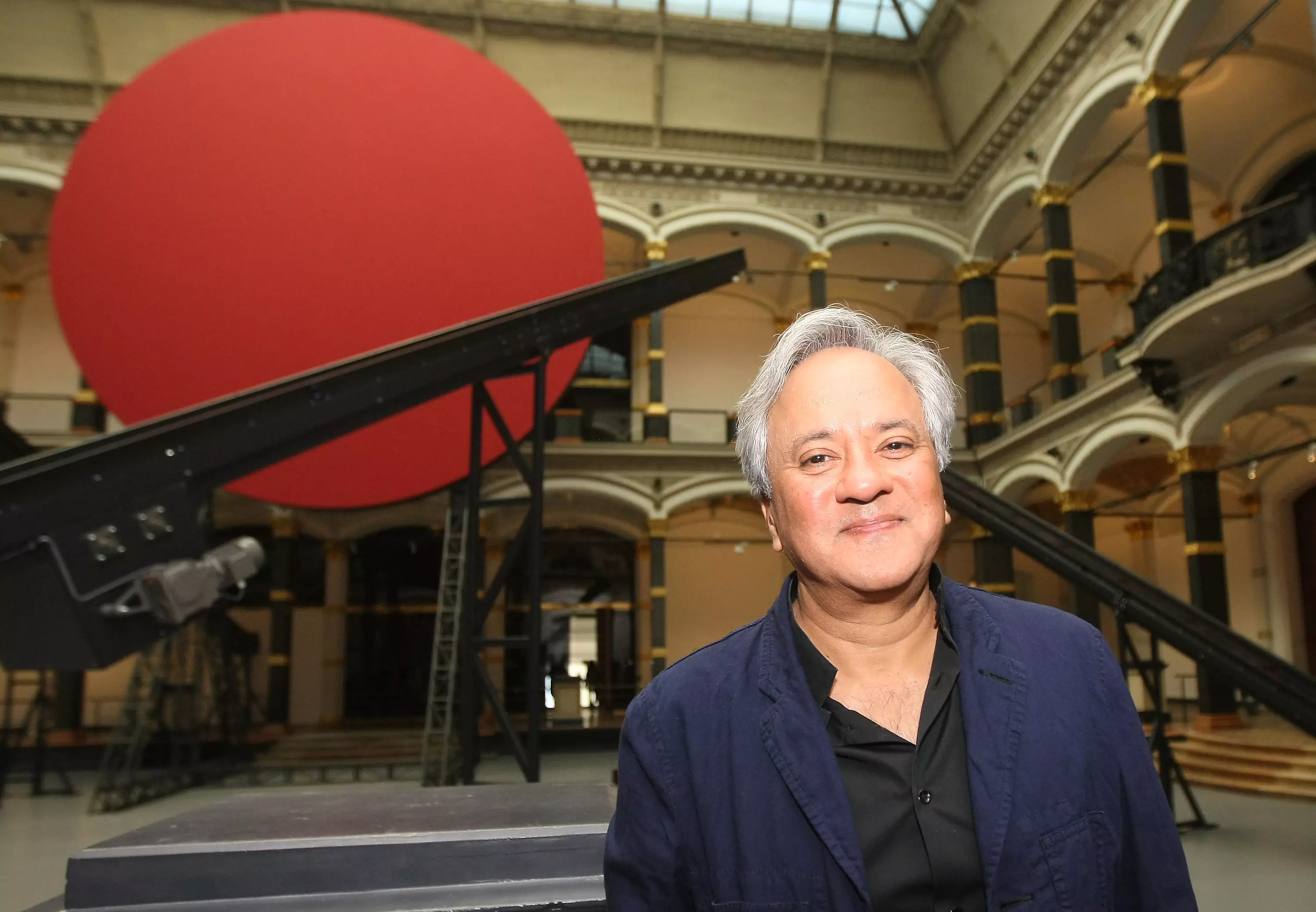 Anish Kapoor Yabonye Uburenganzira kuri "Umwirabura Wirabura"