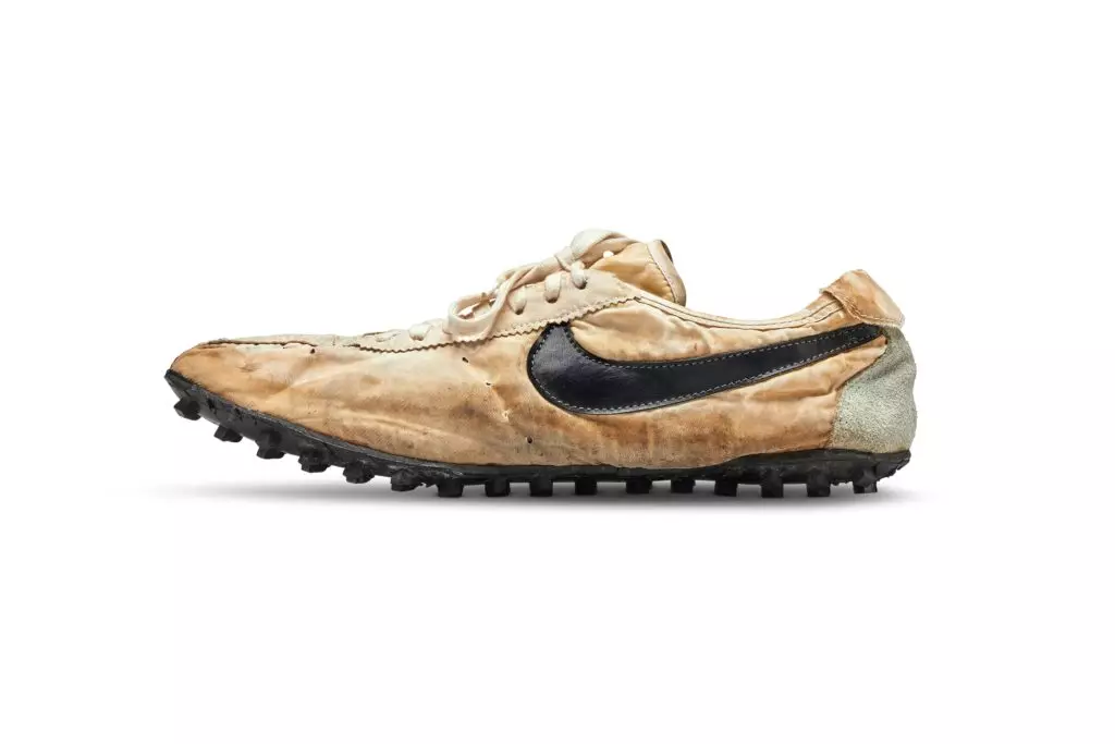 Ez a pár hordatlan 1972-es Nike gofri versenylap